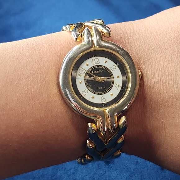 Penatech | Accessories | Y2k Penatech Gold Leaf Bracelet Watch | Poshmark